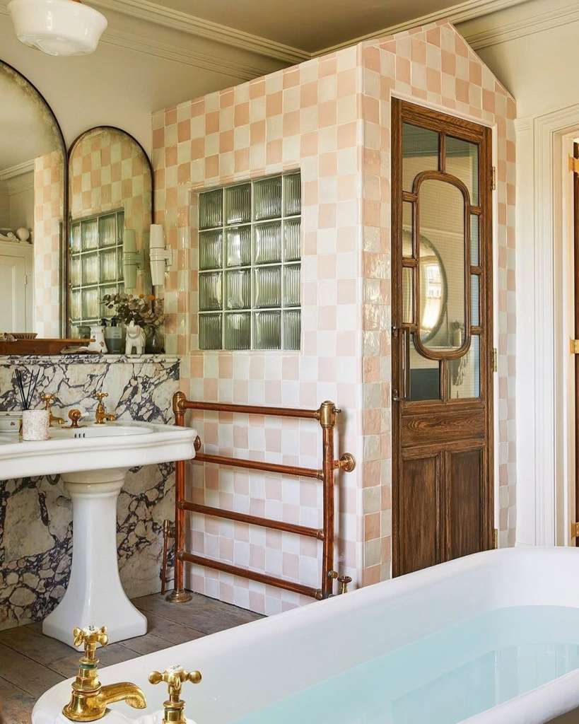 20 Checkerboard Patterns: Aesthetic Decor Trend seen in Rugs, Tiles ...