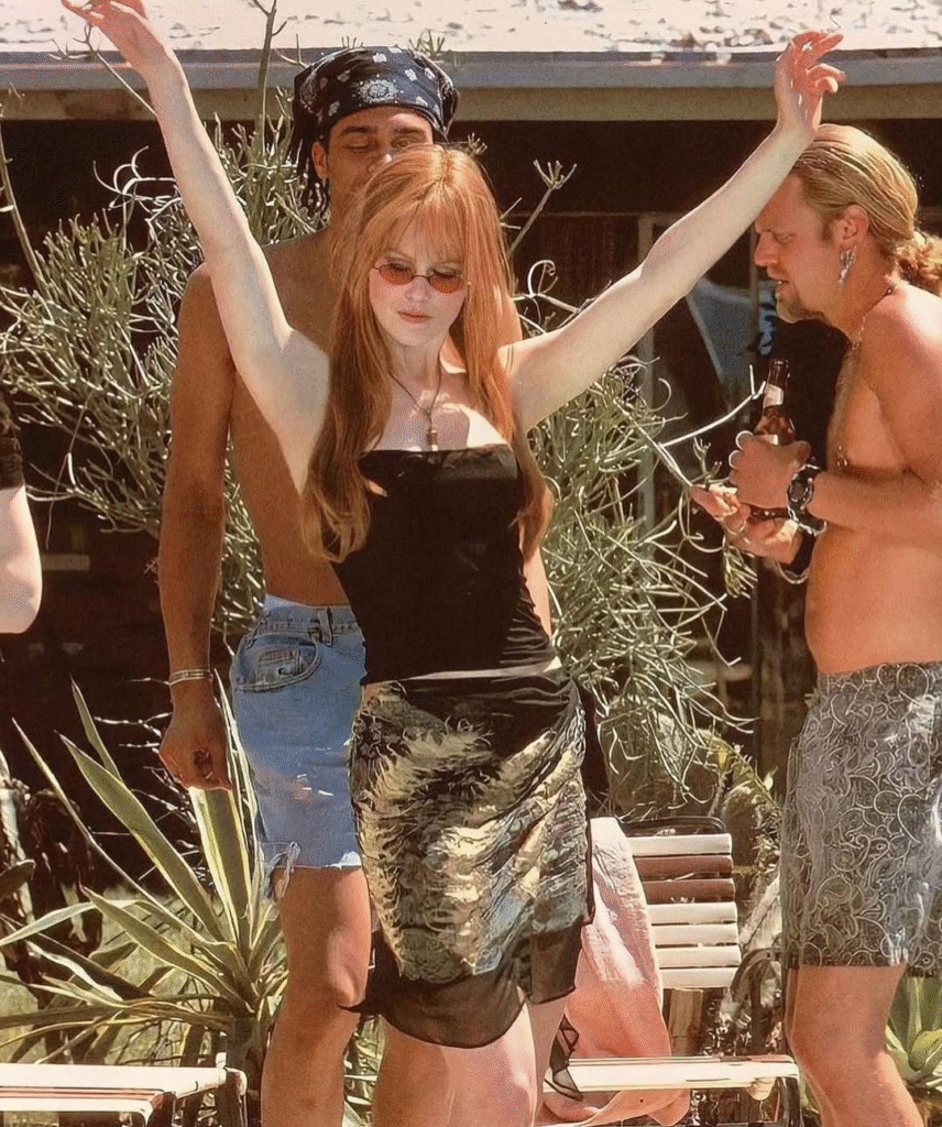 20 Iconic ’90s Outfits That Still Slay - thegoodpinecone.com